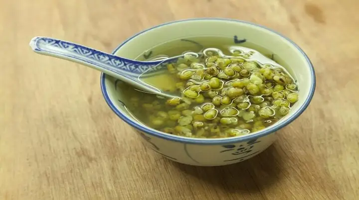 Cách nấu chè đậu xanh có vỏ thơm ngon, chuẩn vị tại nhà - Saigonese ...